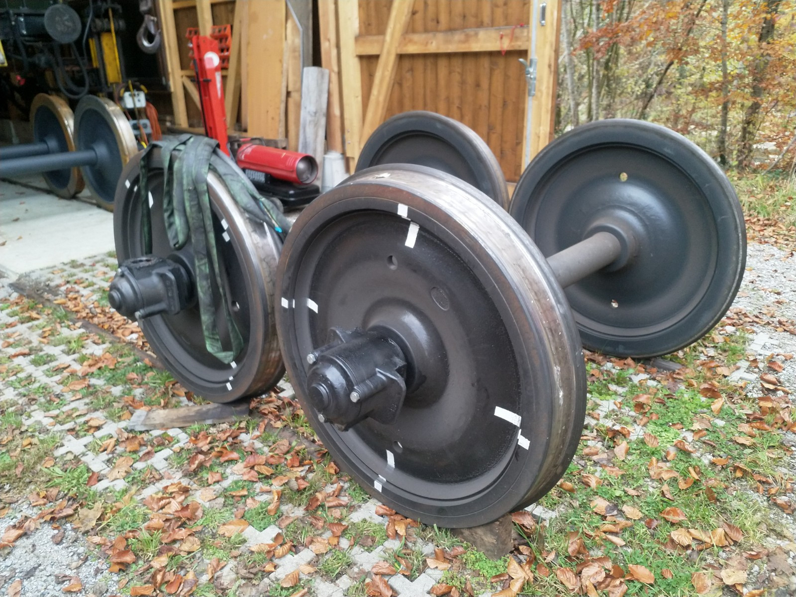 ZMB verkauft: 2 Radsätze komplett mit Achslager / HECH